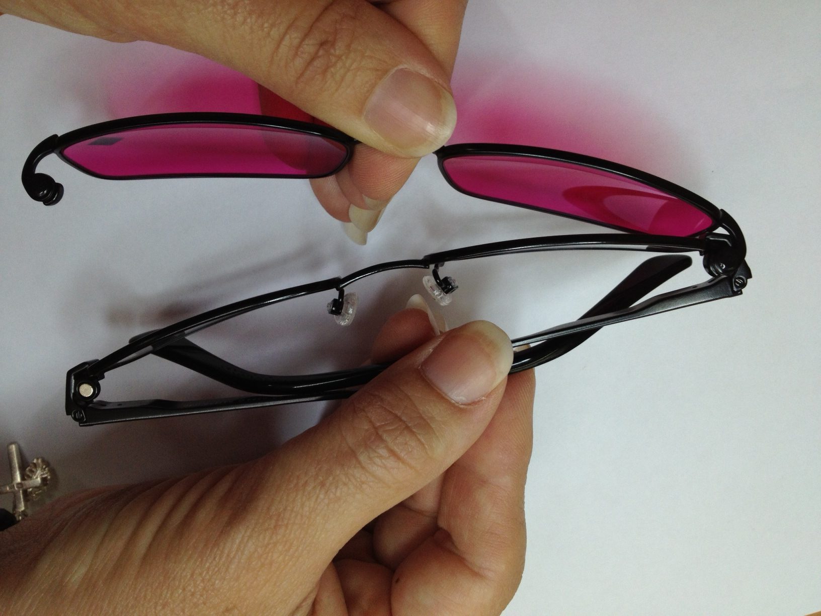What are the benefits of iRo Lenses? - Colour Vision Optical